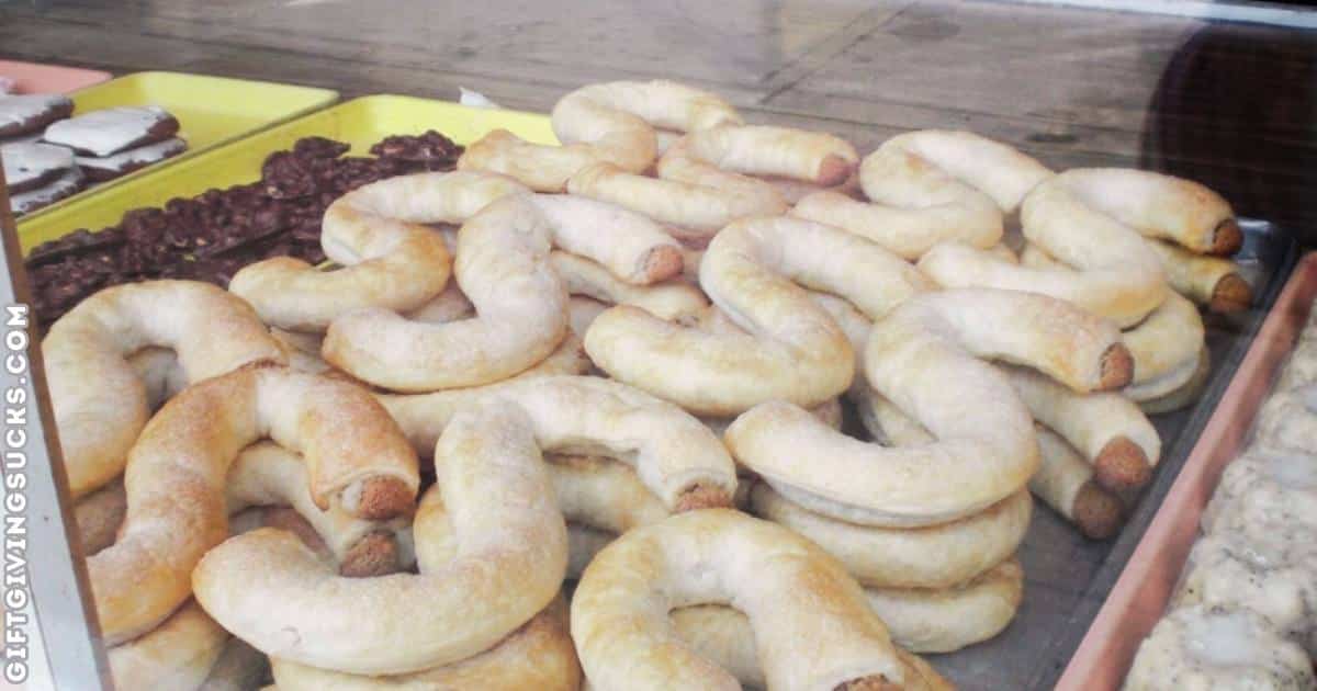 Foods Shaped Like Letters Spells FUN for Everyone! - giftgivingsucks.com
