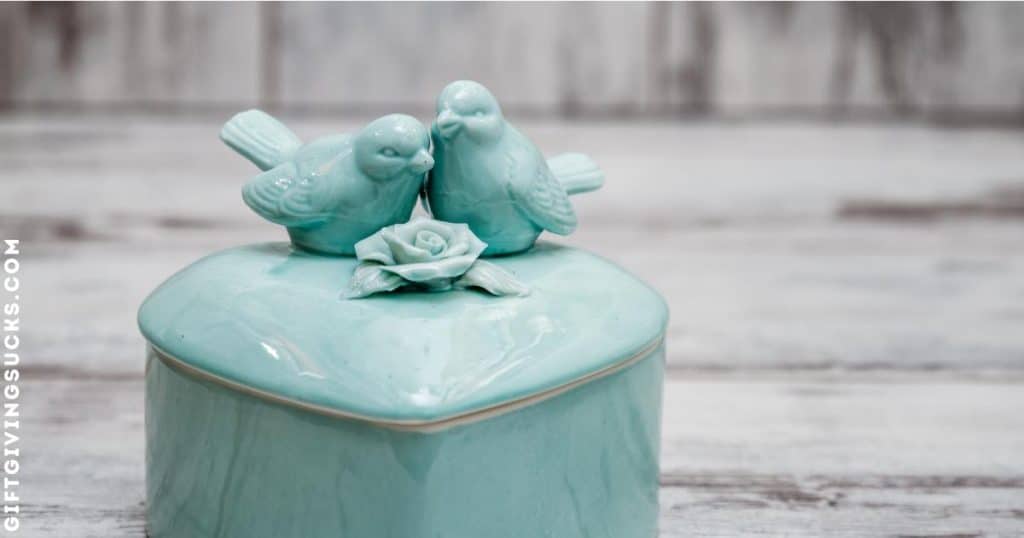 What is a Trinket Box? A Guide to Ridiculously Charming Storage ...